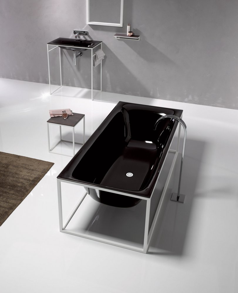 Black Baths | Bathroom Inspiration