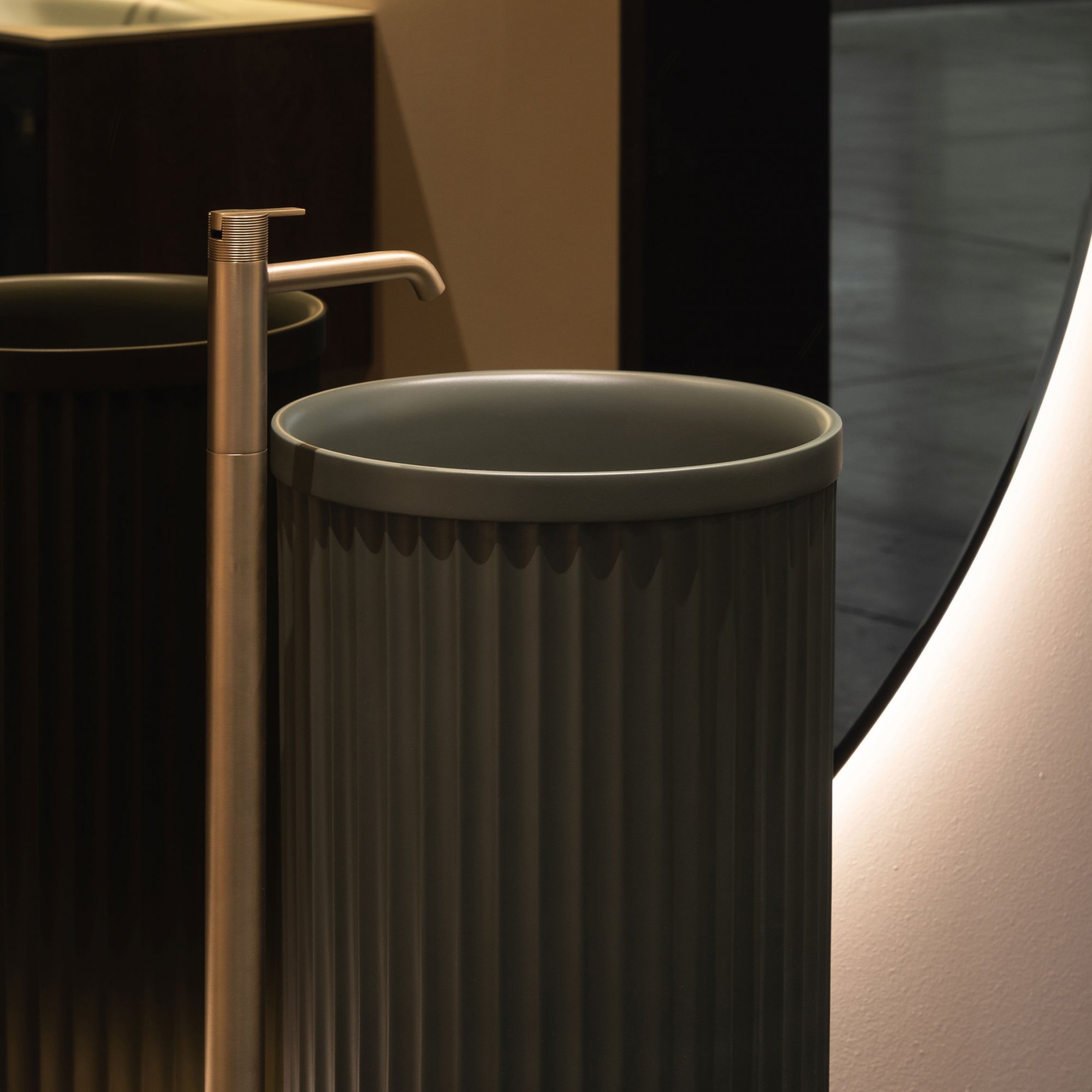 Heritage Freestanding Basin | Freestanding