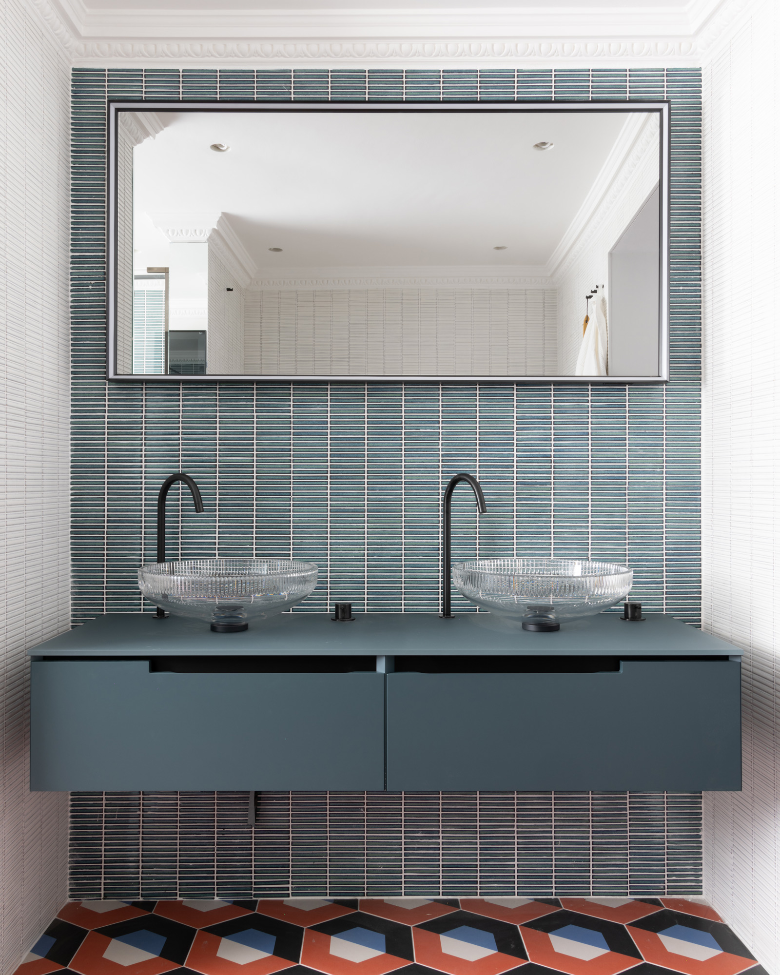 Incorporating colour in bathroom | Bathroom Inspiration